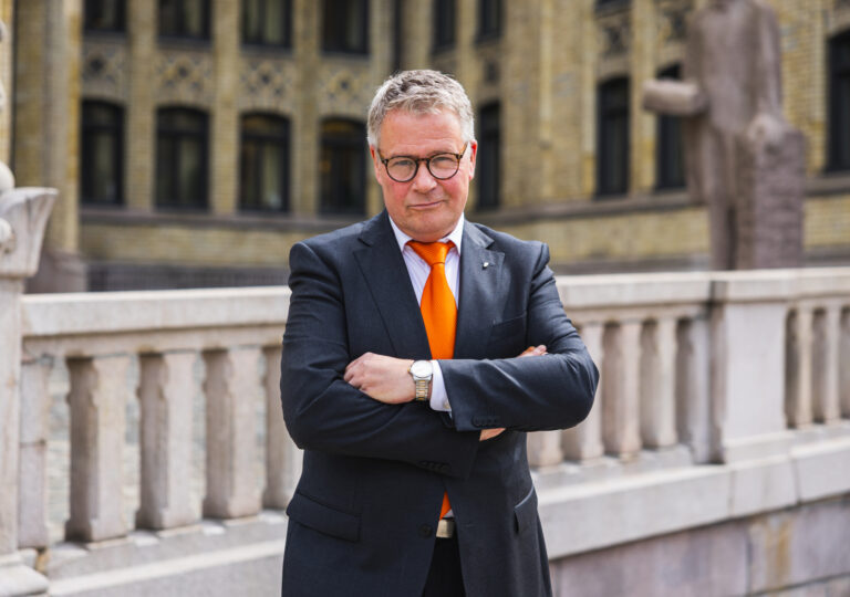 Stortinget oppretter kontrollsak om Telenors virksomhet i Myanmar ...